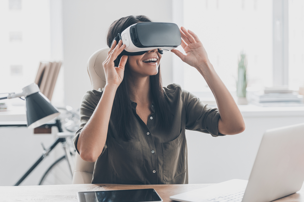 How To Incorporate Virtual Reality Technology Into Your Training Programs