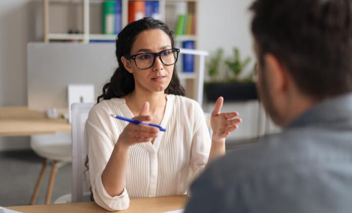 8 Essential Performance Review Tips for New Managers